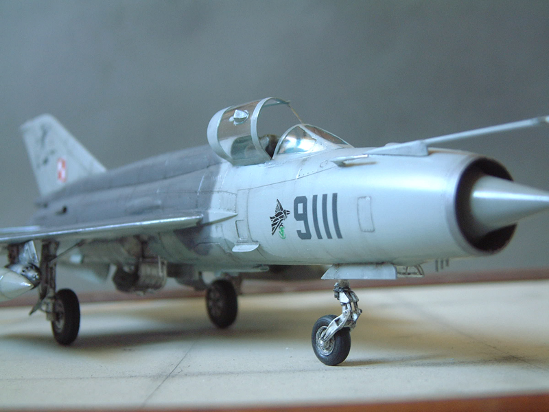 [Academy] Mig-21 MF - Polish Air Force