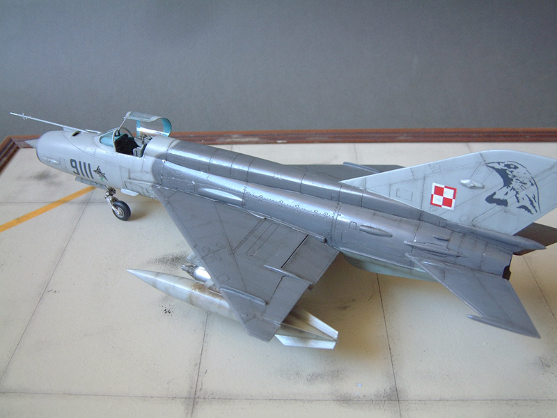 [Academy] Mig-21 MF - Polish Air Force